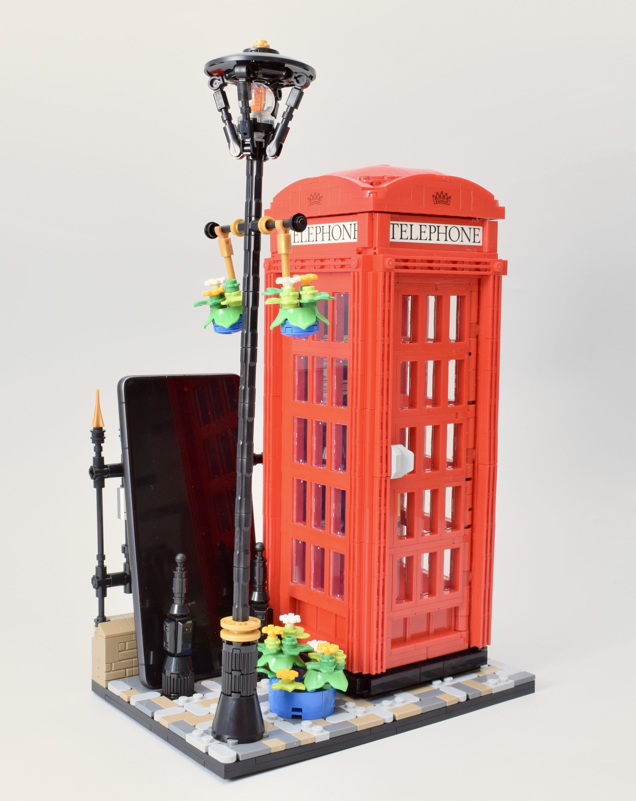 LEGO Ideas 21347 Red London Telephone Box review