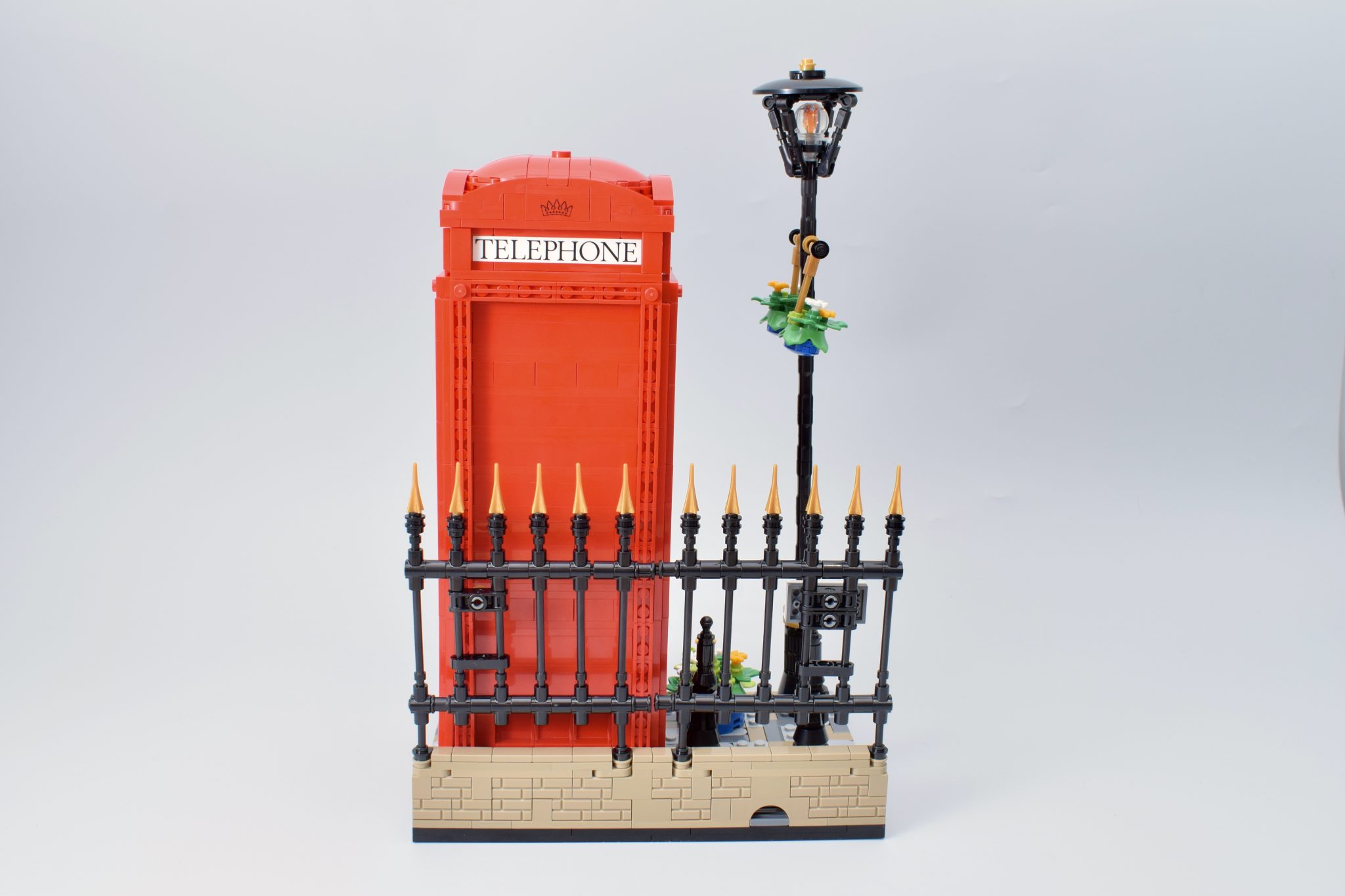 LEGO Ideas 21347 Red London Telephone Box review