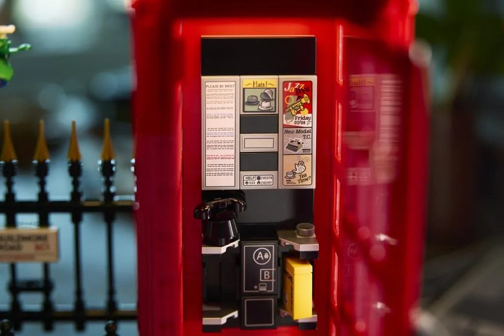 LEGO Ideas 21347 Red London Telephone Box visual tour and gallery