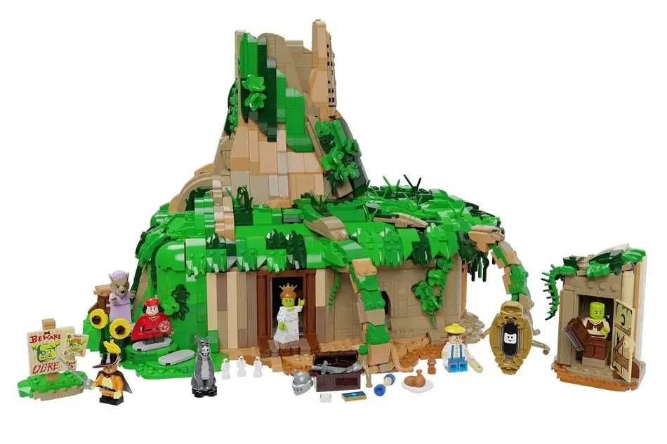 Lightning strikes twice in this LEGO Ideas swamp