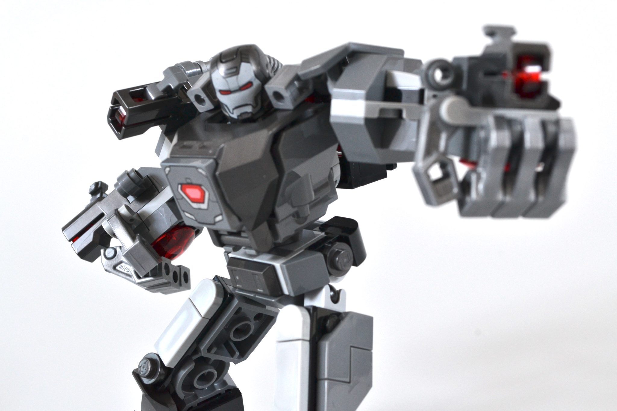 LEGO Marvel 76277 War Machine Mech Armor review