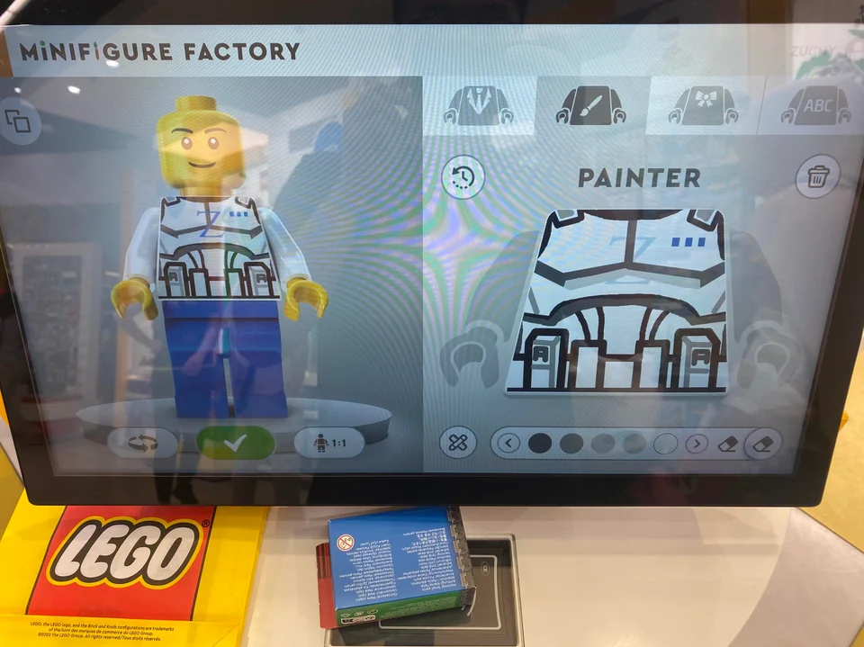 LEGO Store hack: design your own LEGO Star Wars Clone