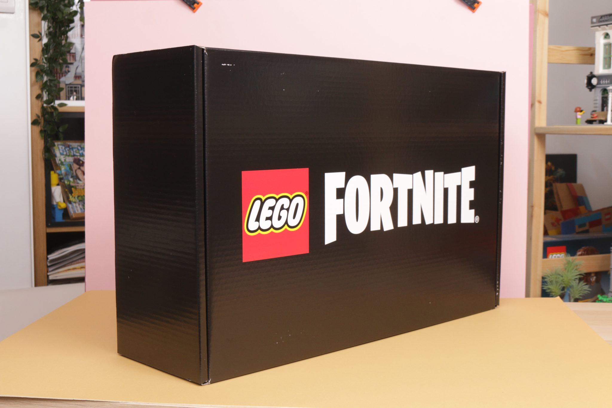 What’s inside a LEGO Fortnite gift box?