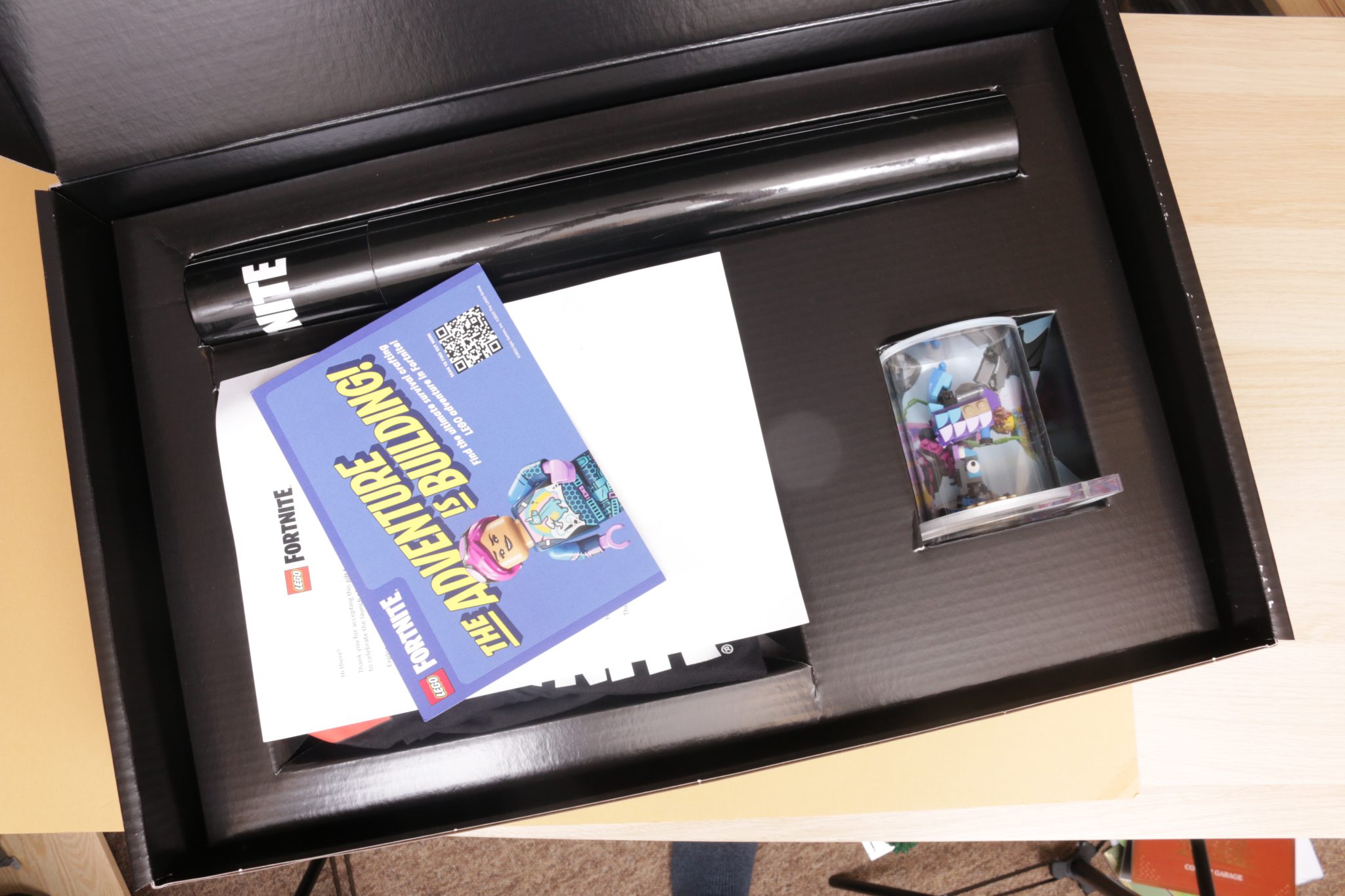 What’s inside a LEGO Fortnite gift box?