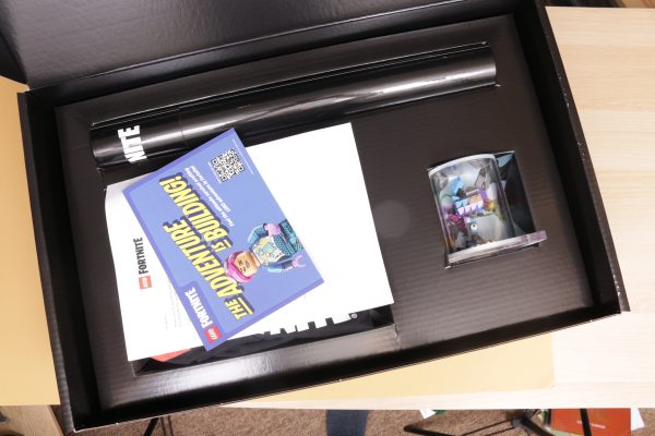 What’s inside a LEGO Fortnite gift box?