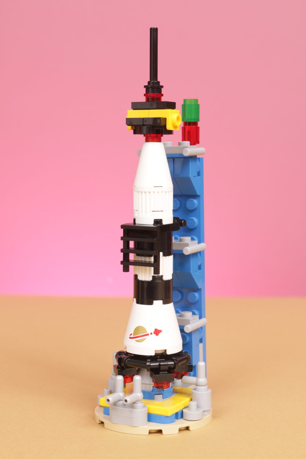 LEGO 40712 Micro Rocket Launchpad gift-with-purchase review