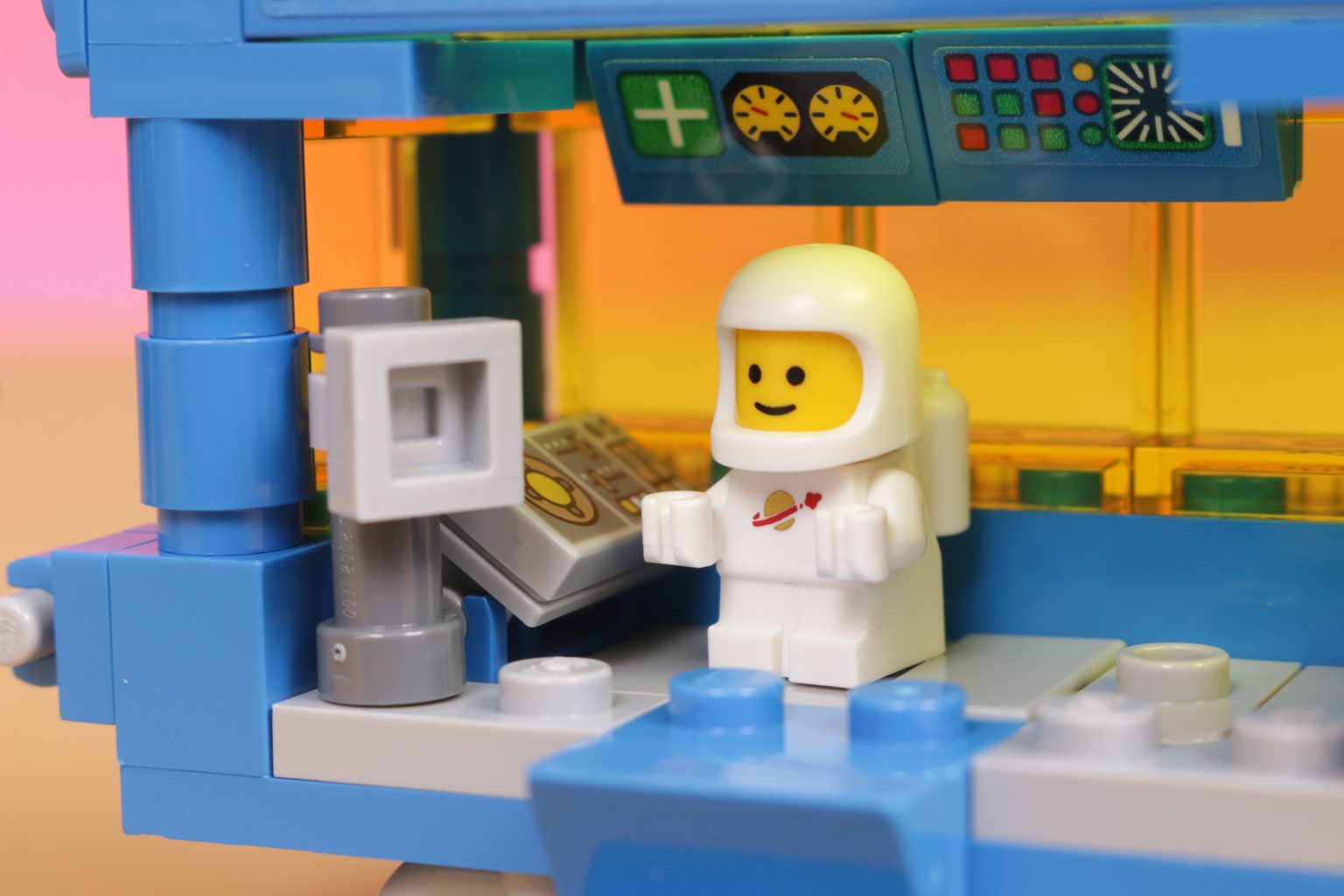 Every LEGO Classic Space astronaut colour so far