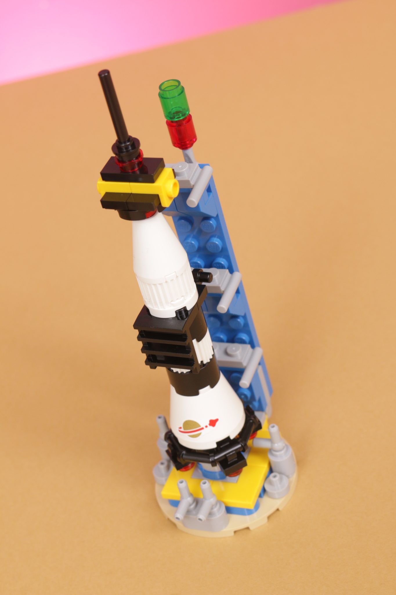 LEGO 40712 Micro Rocket Launchpad gift-with-purchase review