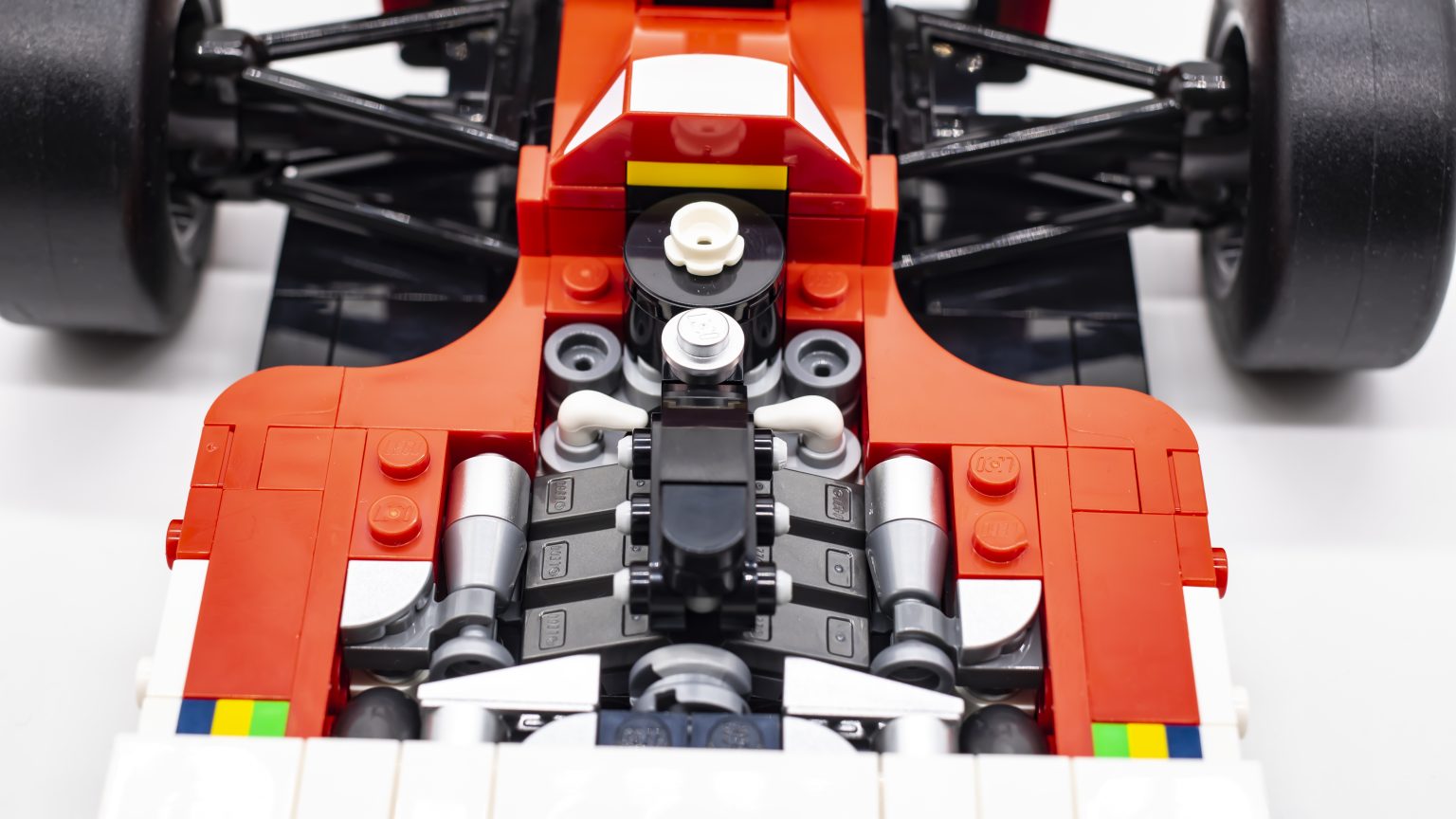 LEGO Icons 10330 McLaren MP4/4 & Ayrton Senna review