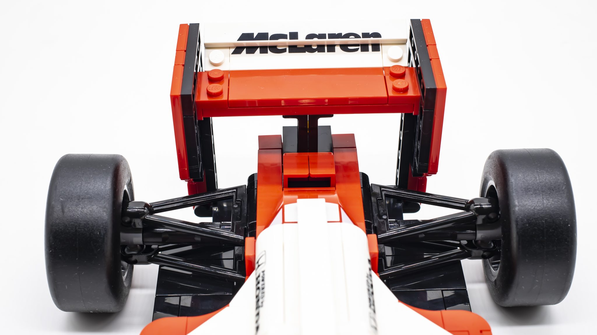 LEGO Icons 10330 McLaren MP4/4 & Ayrton Senna review