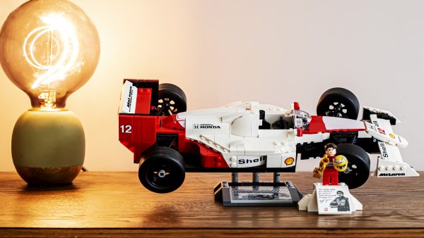 LEGO Formula 1 10330 McLaren MP4/4 & Ayrton Senna buyer's guide