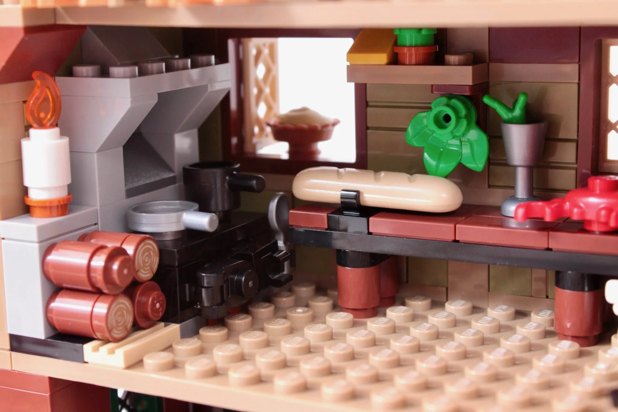 LEGO Icons 10332 Medieval Town Square review