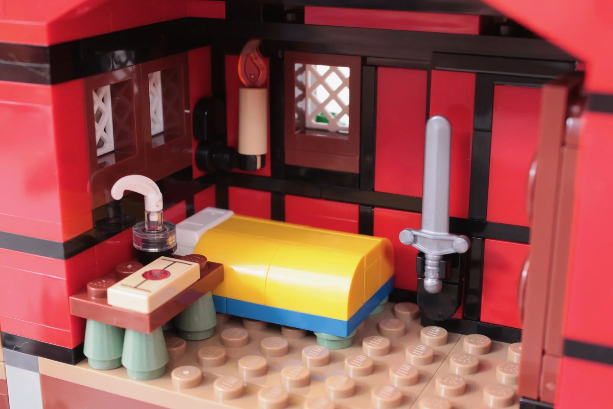 LEGO Icons 10332 Medieval Town Square review