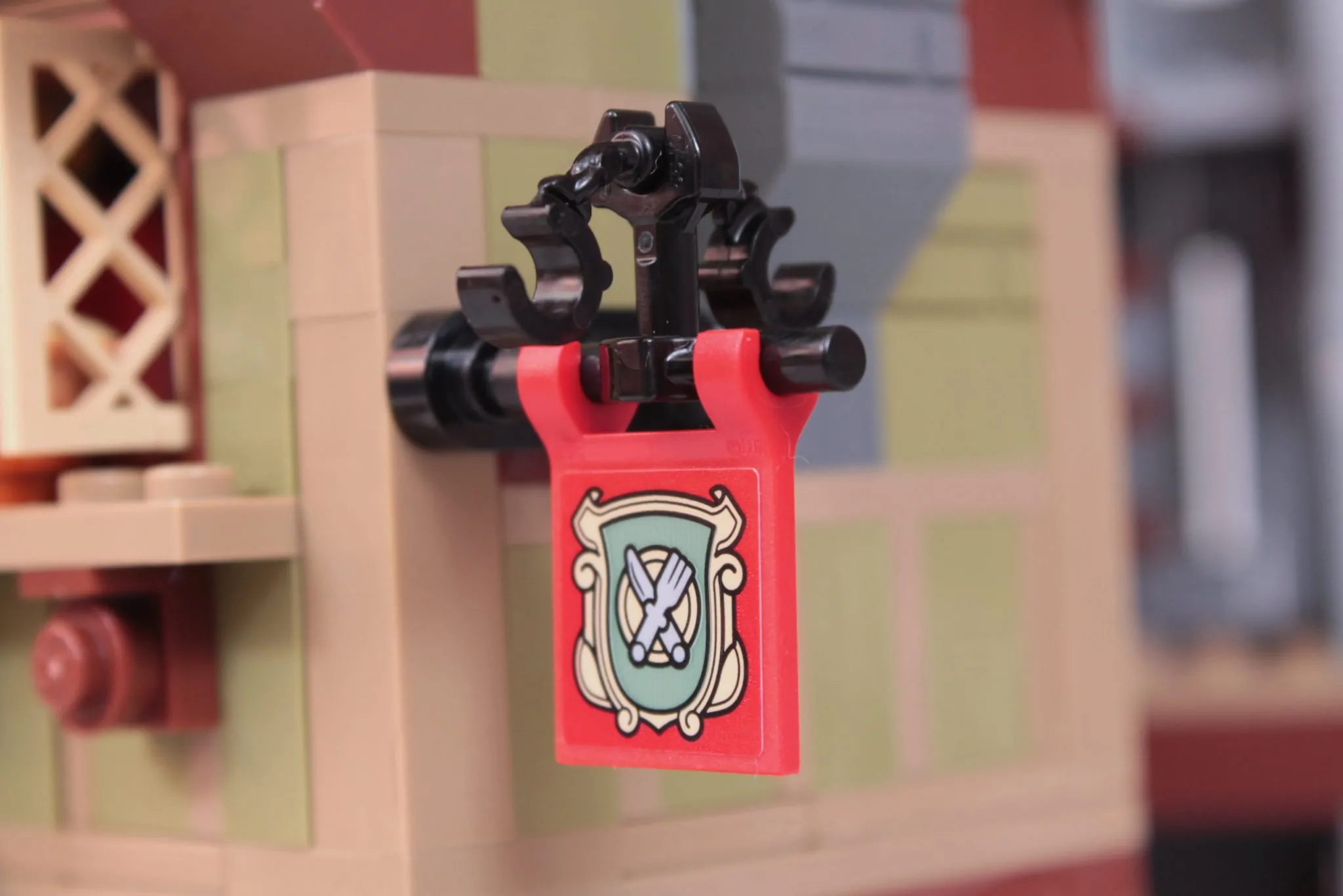 LEGO Icons 10332 Medieval Town Square review