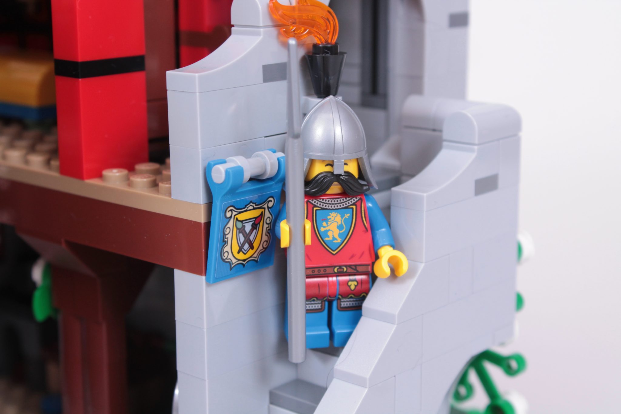 LEGO Icons 10332 Medieval Town Square review