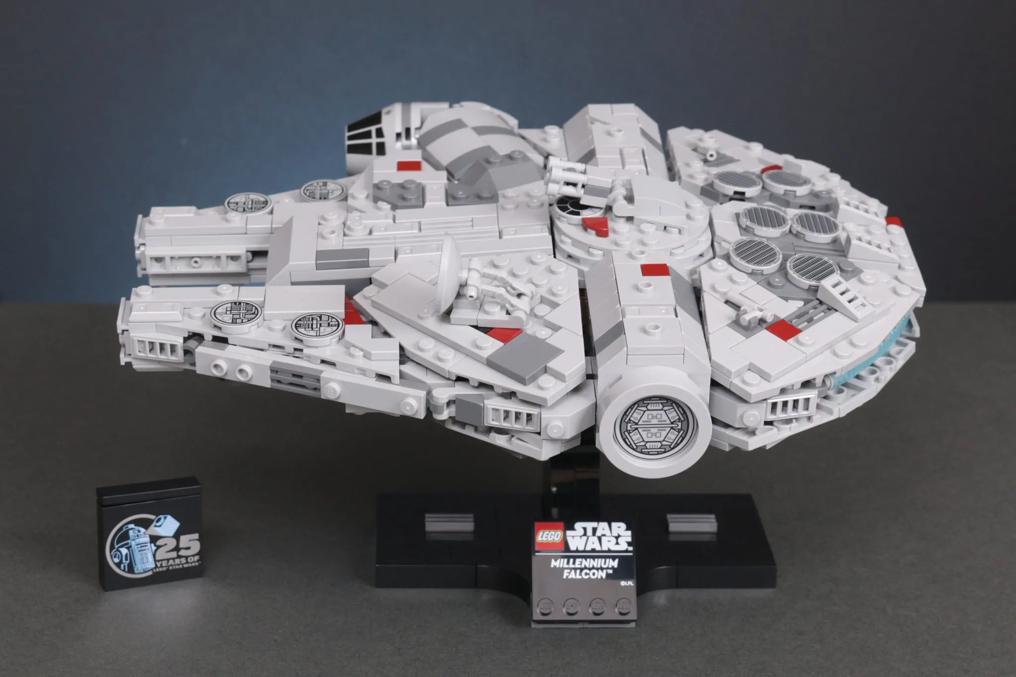 LEGO Star Wars 75375 Millennium Falcon review