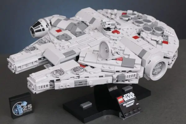 LEGO Star Wars 75375 Millennium Falcon review