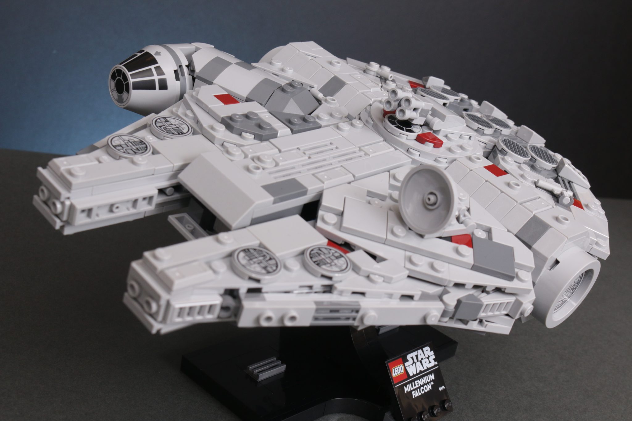 LEGO Star Wars 75375 Millennium Falcon review