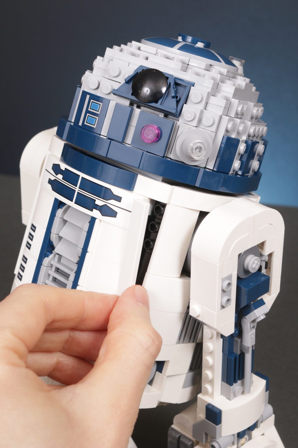LEGO Star Wars 75379 R2-D2 review