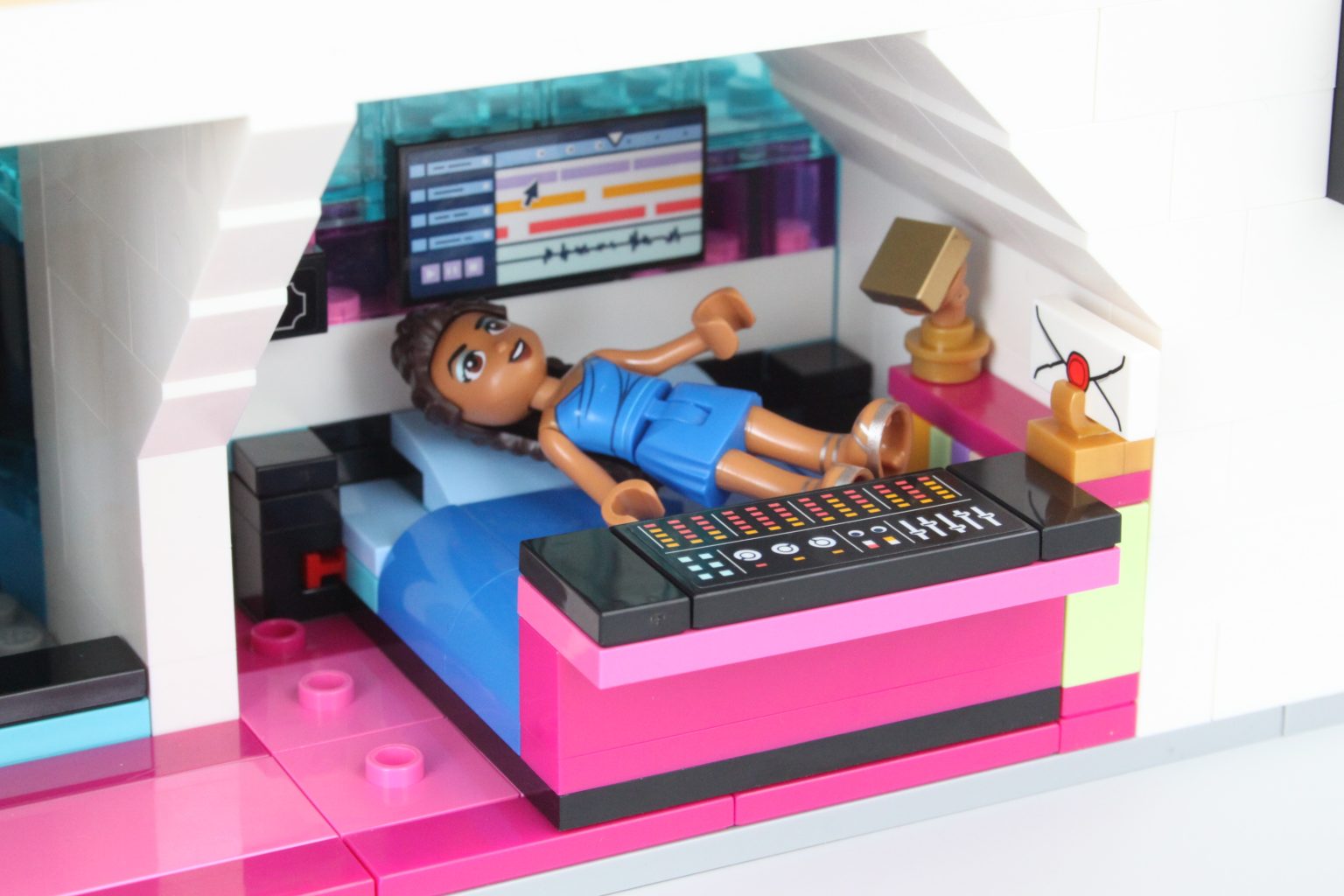 LEGO Friends 42639 Andrea's Modern Mansion review