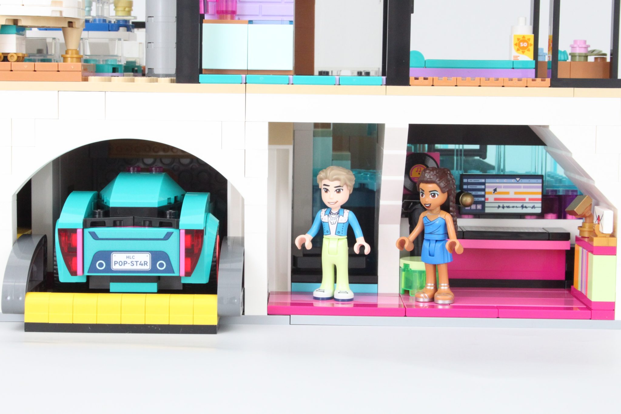 LEGO Friends 42639 Andrea's Modern Mansion review