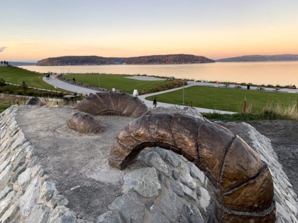 You can pose the LEGO Dune set on a real sandworm