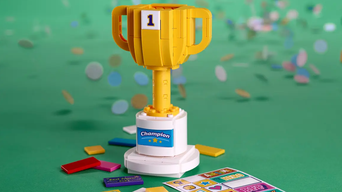 Two upcoming LEGO gift-with-purchase sets revealed