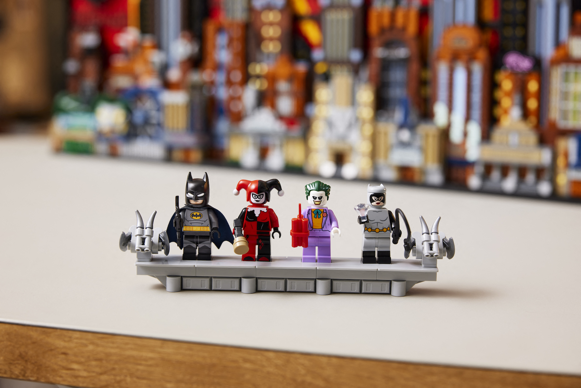 LEGO 76271 Batman: The Animated Series Gotham City visual tour and gallery