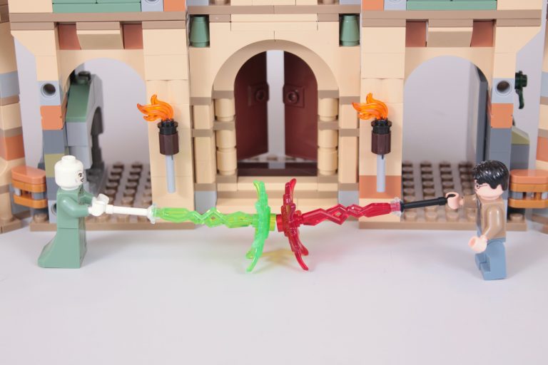 LEGO’s Battle of Hogwarts is a clever approach to what could have been ...