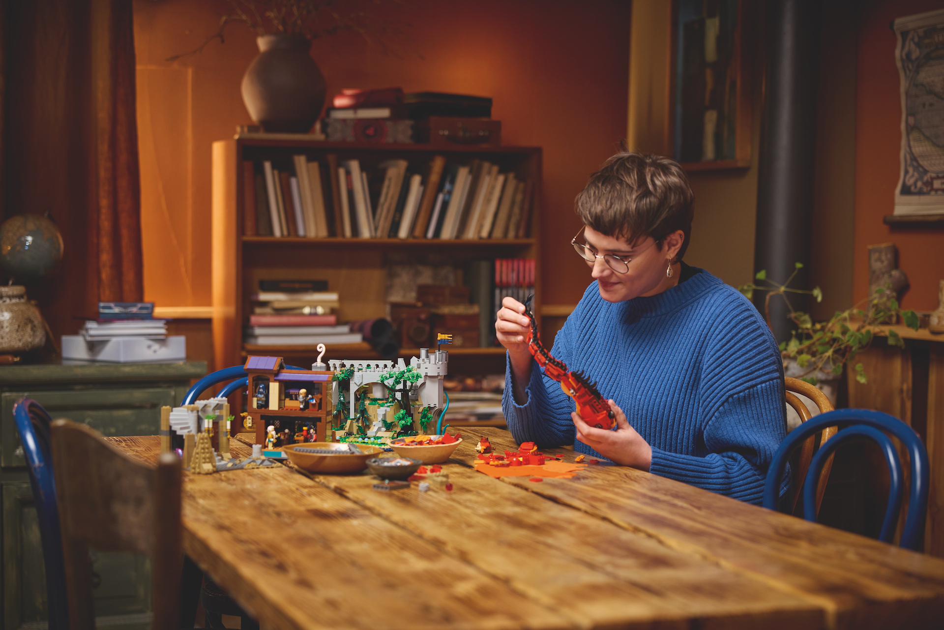 LEGO Ideas 21348 Dungeons & Dragons: Red Dragon's Tale visual tour and ...