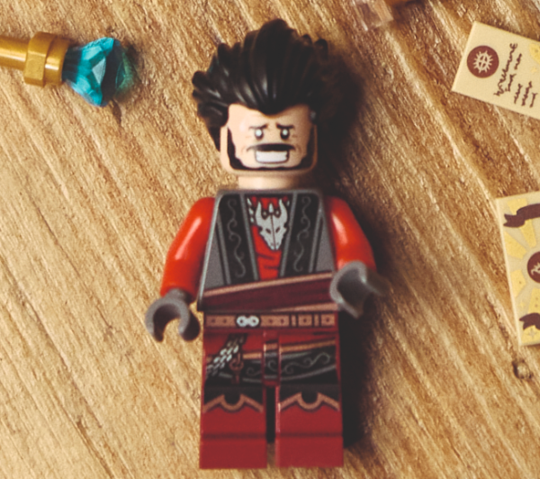 LEGO Ideas 21348 Dungeons & Dragons: Red Dragon’s Tale minifigure spotlight