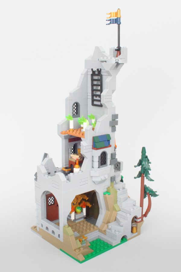 LEGO 21348 Dungeons & Dragons: Red Dragon's Tale review