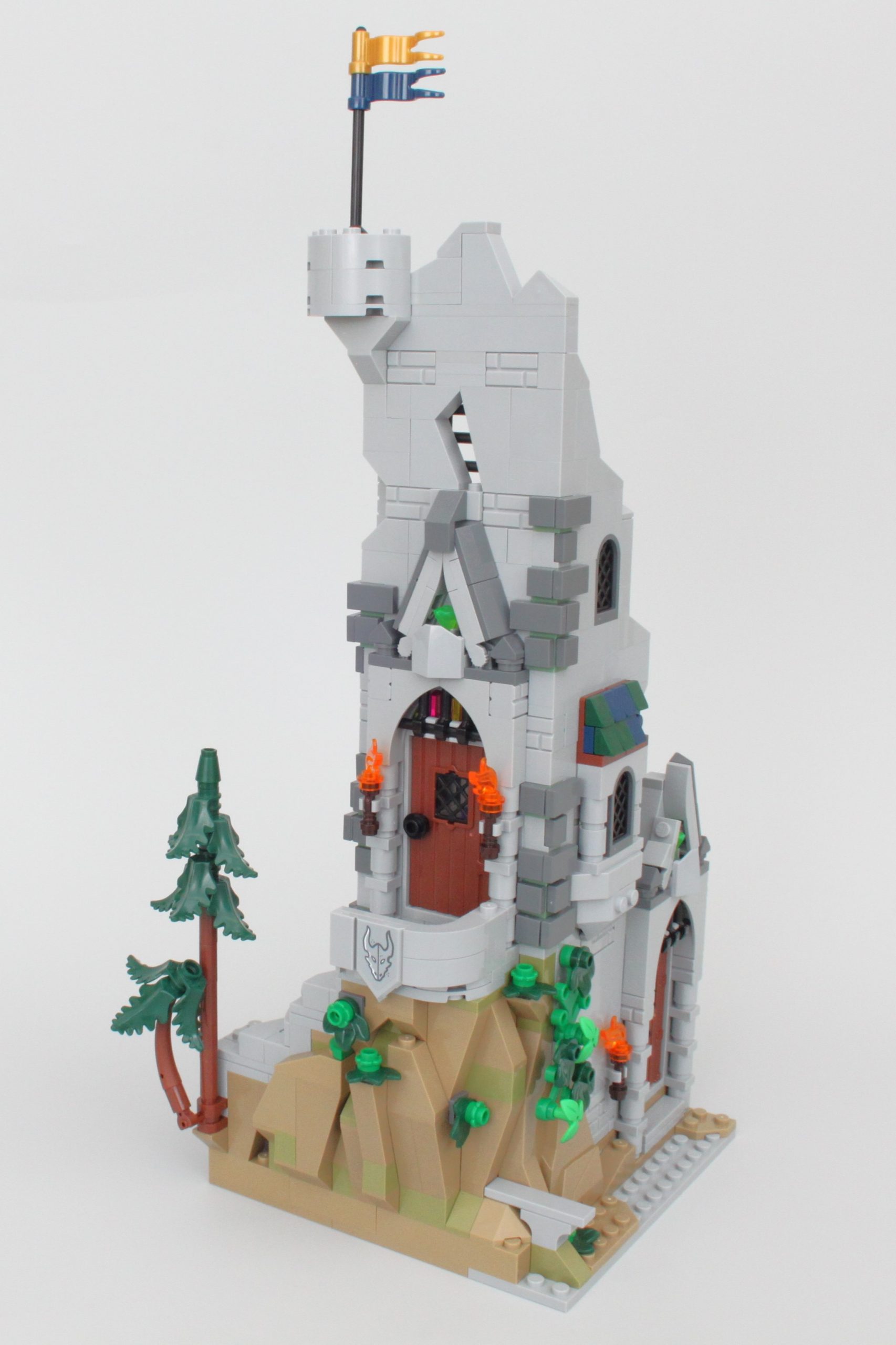 LEGO 21348 Dungeons & Dragons: Red Dragon's Tale review