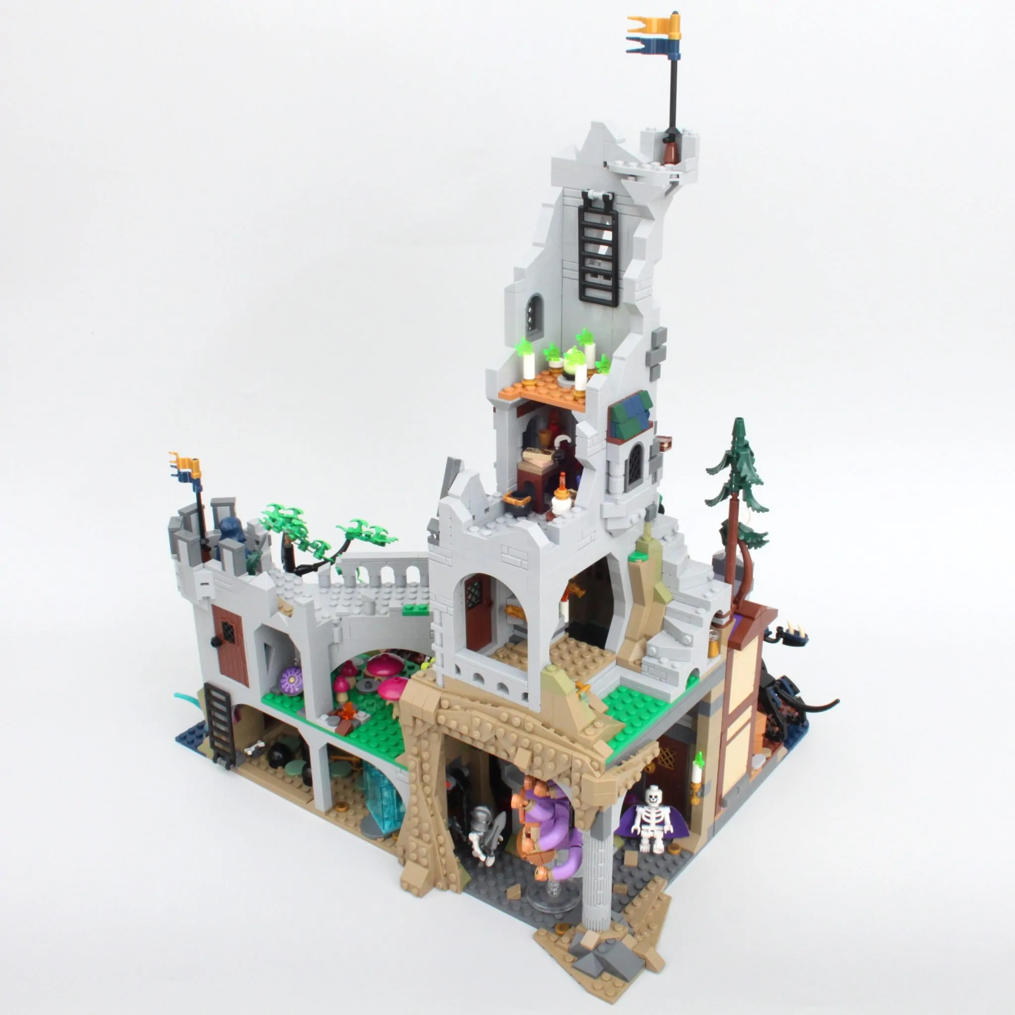 LEGO 21348 Dungeons & Dragons: Red Dragon's Tale review