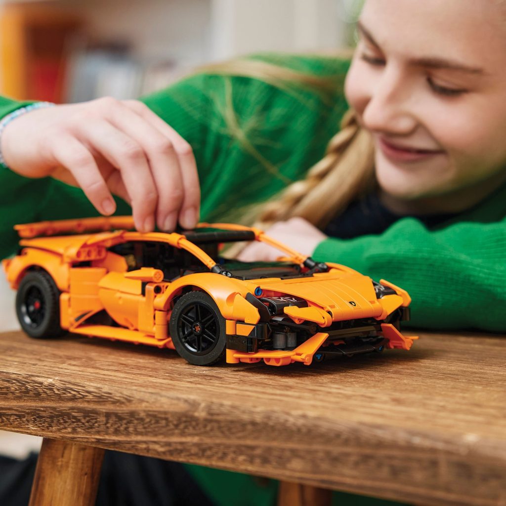 LEGO Technic Lamborghini Huracán Tecnica Orange revealed