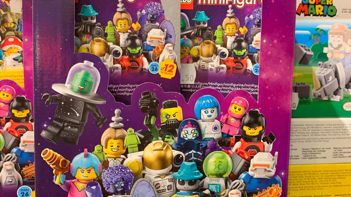 LEGO Collectible Minifigures 71046 Series 26 brings back best new feature
