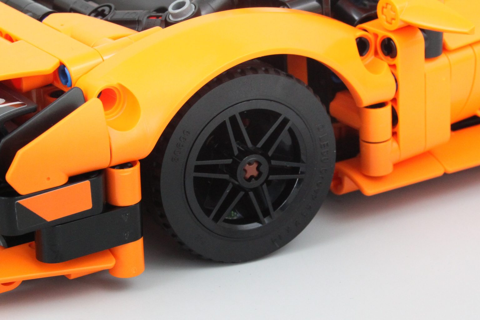 LEGO 42196 Lamborghini Huracán Tecnica Orange review