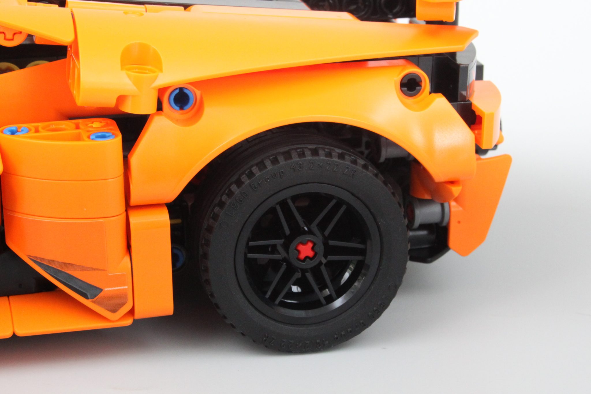 LEGO 42196 Lamborghini Huracán Tecnica Orange review