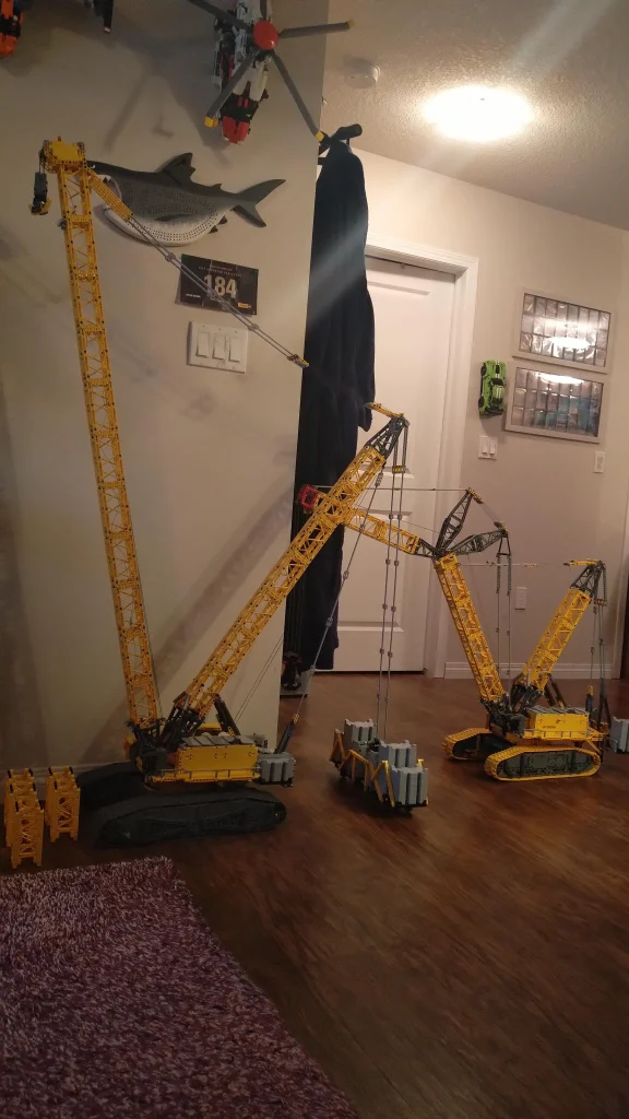 LEGO Technic 42146 Liebherr Crawler Crane LR 13000 can be much bigger