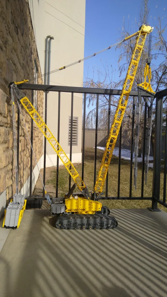 LEGO Technic 42146 Liebherr Crawler Crane LR 13000 can be much bigger