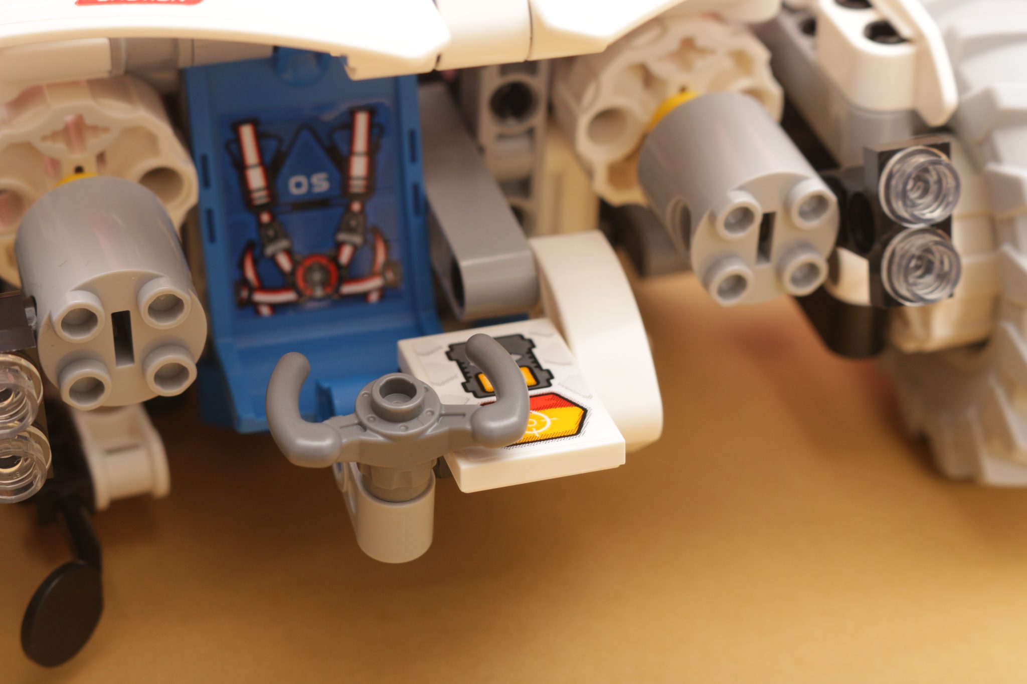 How to make LEGO Technic 42178 Surface Space Loader minifigure scale