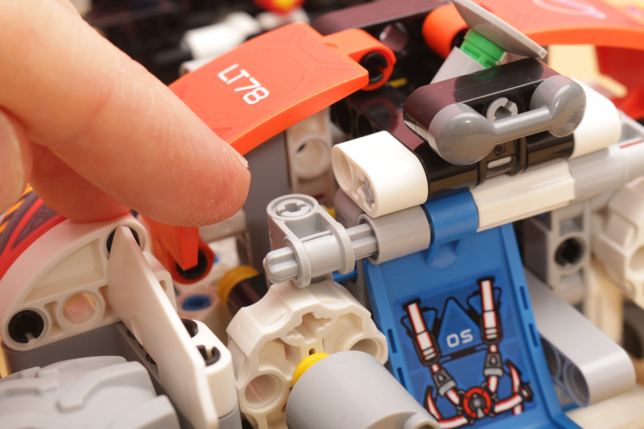 How to make LEGO Technic 42178 Surface Space Loader minifigure scale