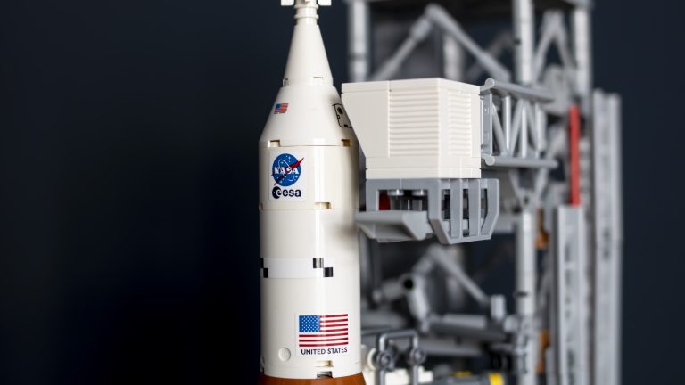 LEGO Icons 10341 NASA Artemis Space Launch System review