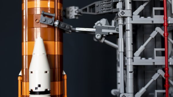 LEGO Icons 10341 NASA Artemis Space Launch System review