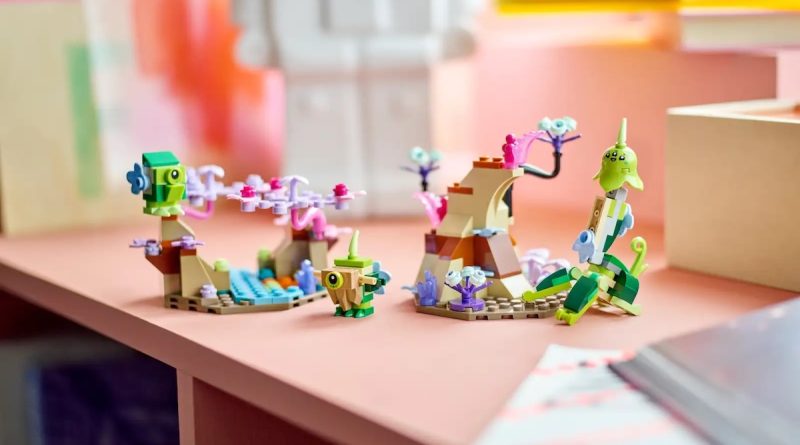 Two new space-themed LEGO Store Exclusive builds officially revealed