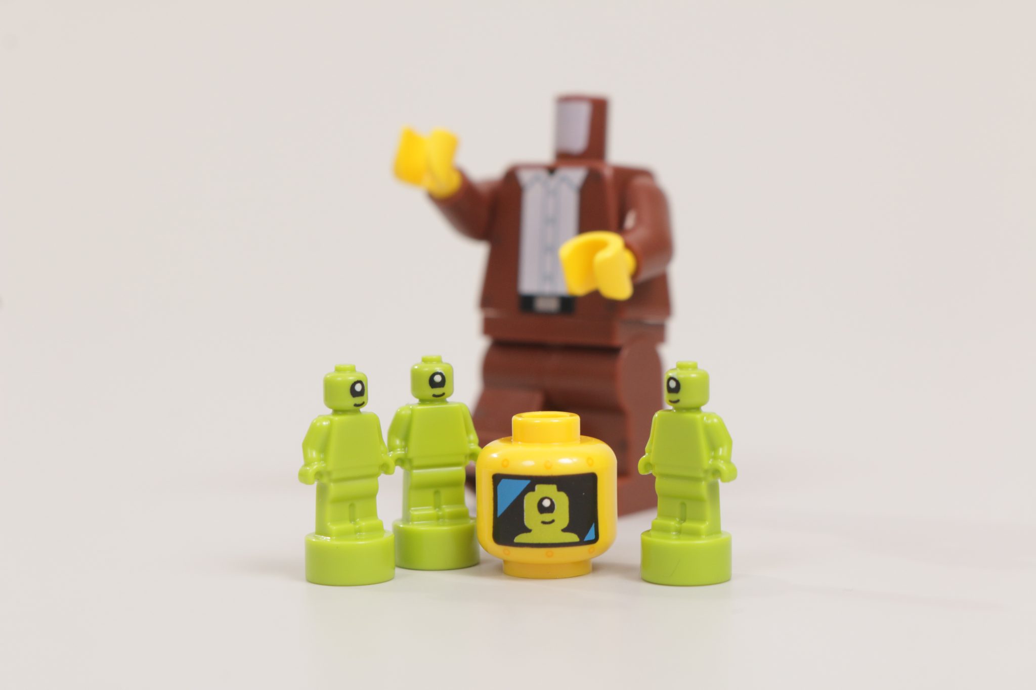 LEGO Minifigures Series 26 secrets: Beetlezoid and Imposter