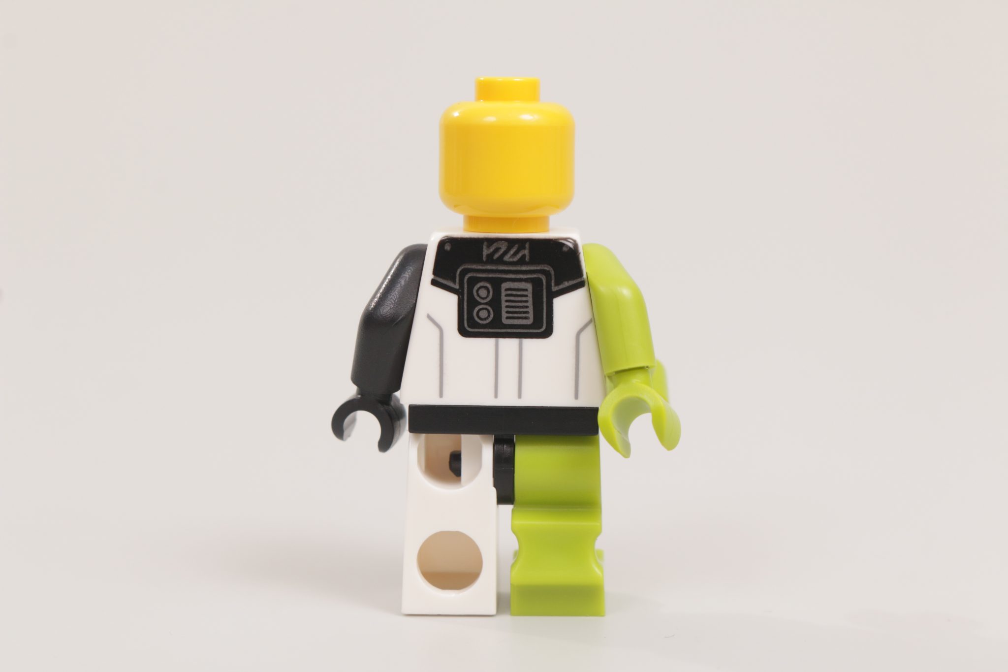 LEGO Series 26 secrets: Alien Tourist and Blacktron Mutant