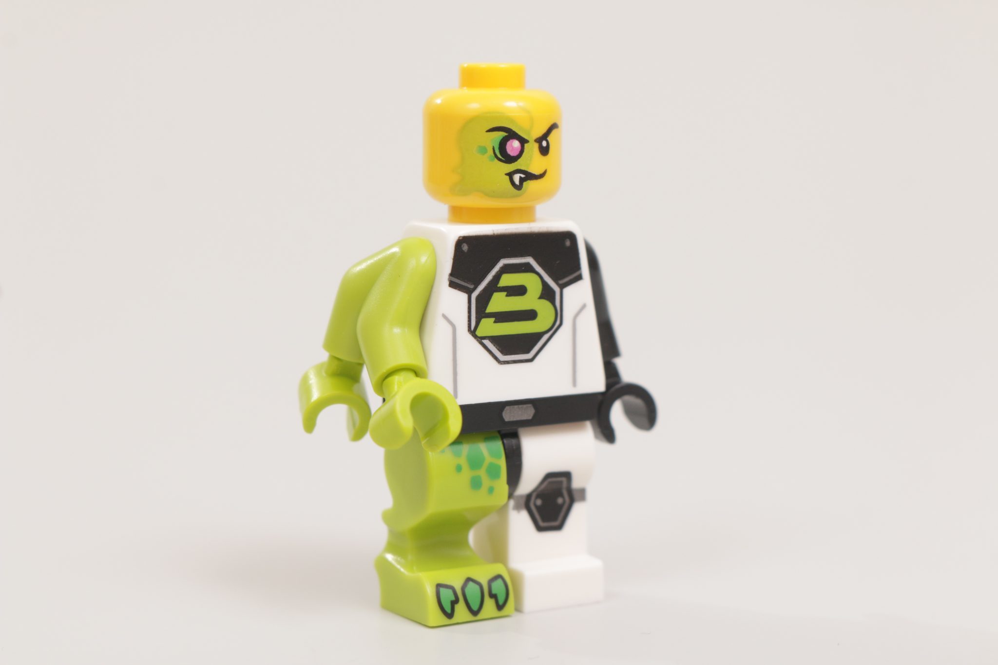 LEGO Series 26 secrets: Alien Tourist and Blacktron Mutant