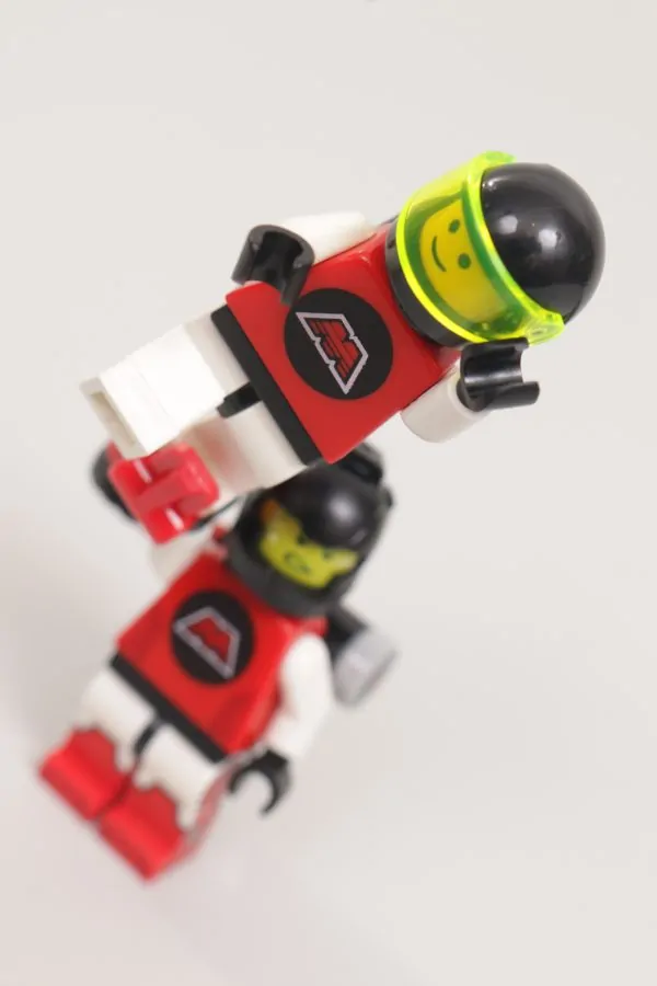 LEGO Minifigures Series 26 Space: M-Tron, Blacktron and Ice Planet ...