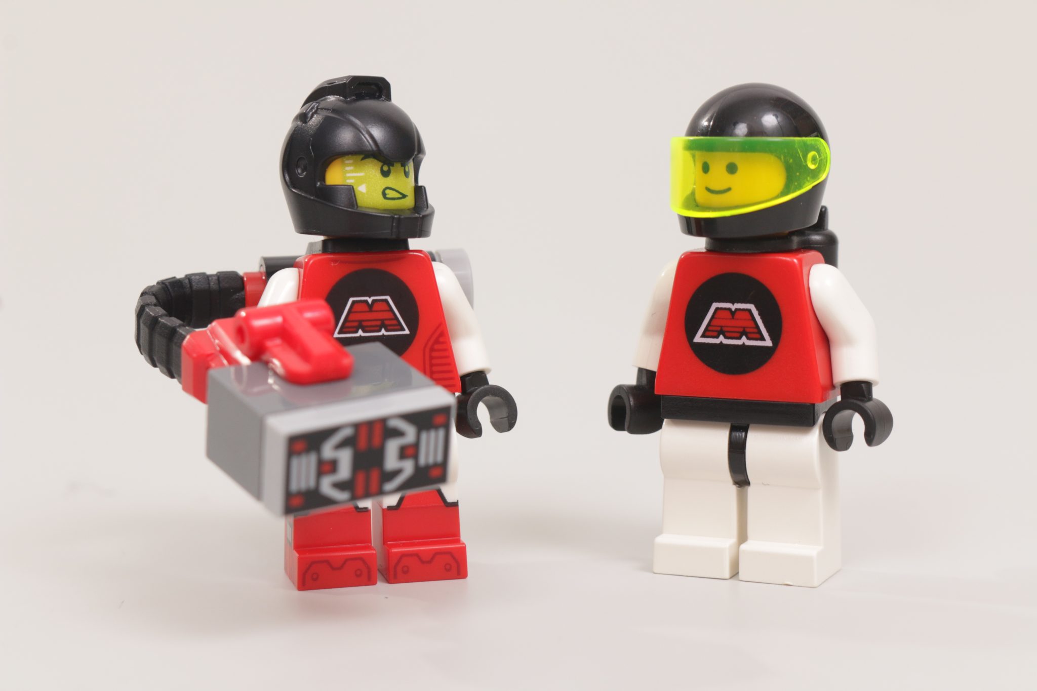 LEGO Series 26 secrets: M-Tron Powerlifter and Flying Saucer